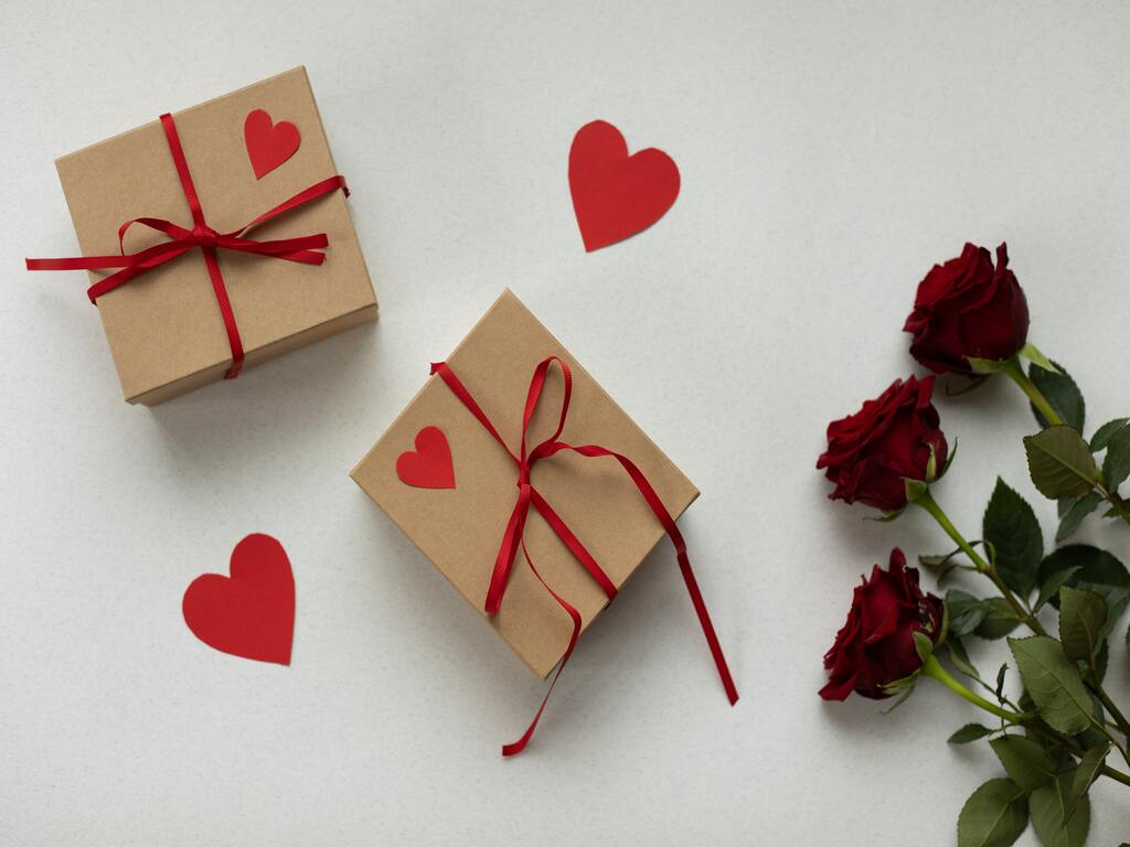 7 unique Valentine's Day personalized gift ideas for Shopify - 2025
